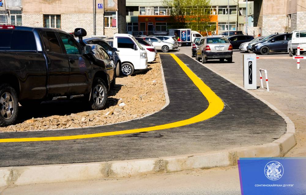 Орчлон хорооллын зүүн талын хашааг буулгаж, явган хүний зам барилаа - logic.mn